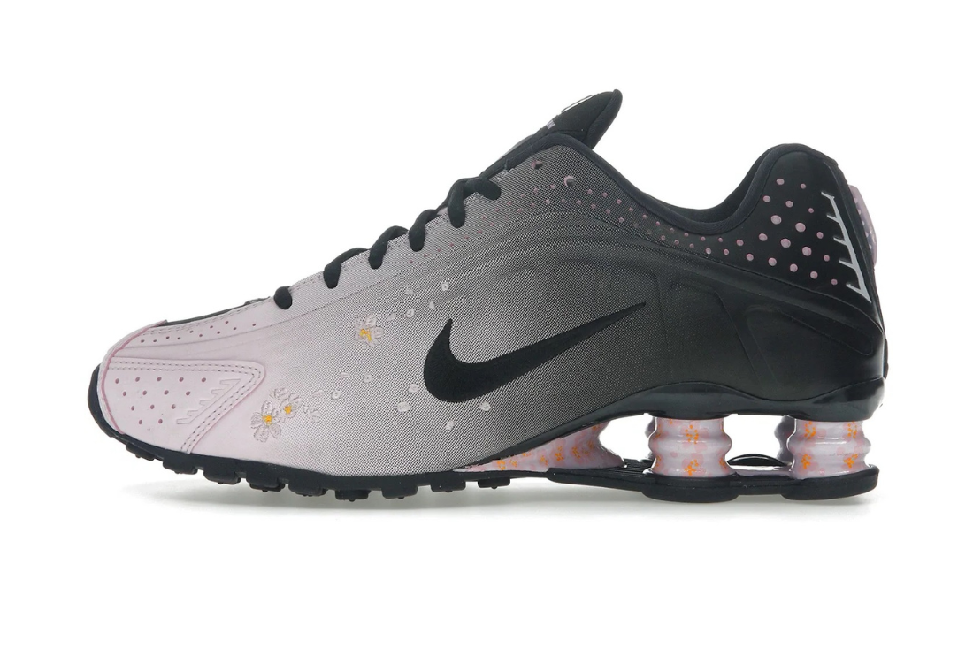Nike Shox R4 Sakura | UNE SNEAKERS